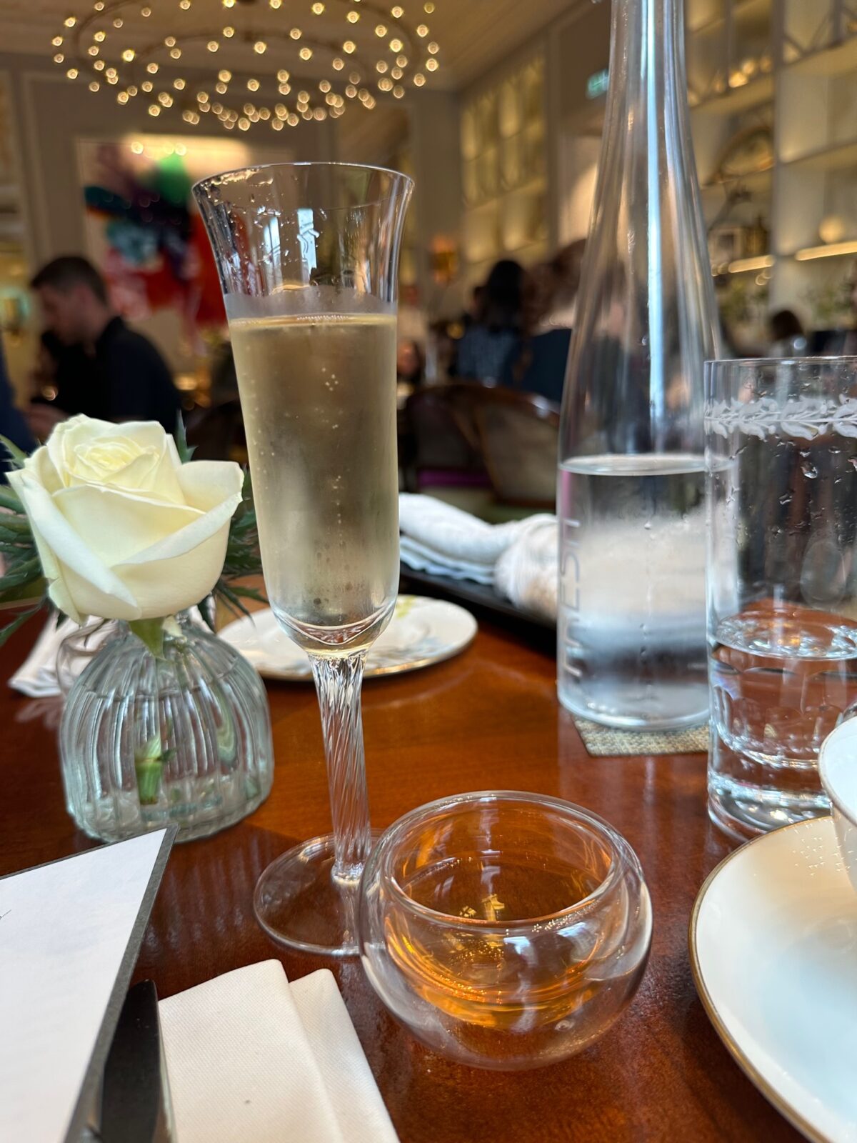 Afternoon Tea at The Rosebery, Mandarin Oriental Hyde Park in London ...