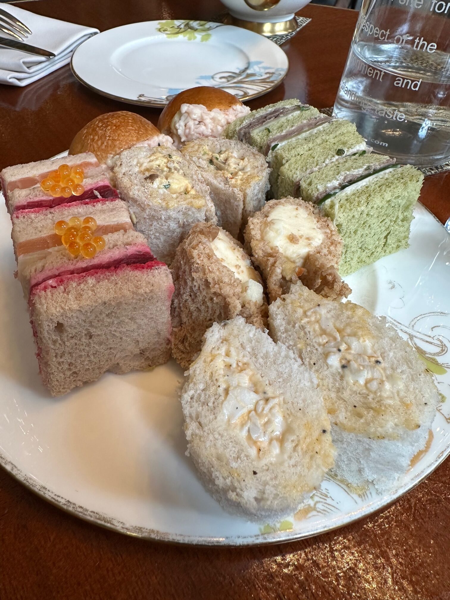 Afternoon Tea at The Rosebery, Mandarin Oriental Hyde Park in London ...